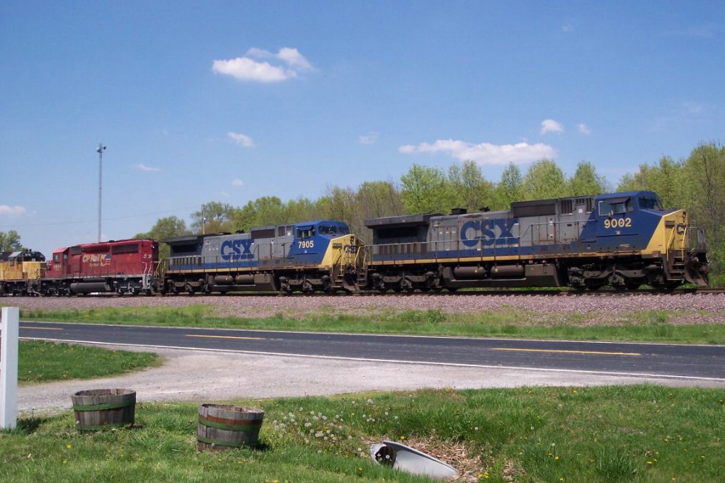 CSXT 9002
